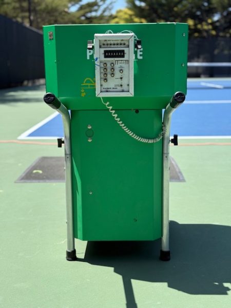 2000 Playmate DEUCE Used Tennis Ball Machine - DH Distribution